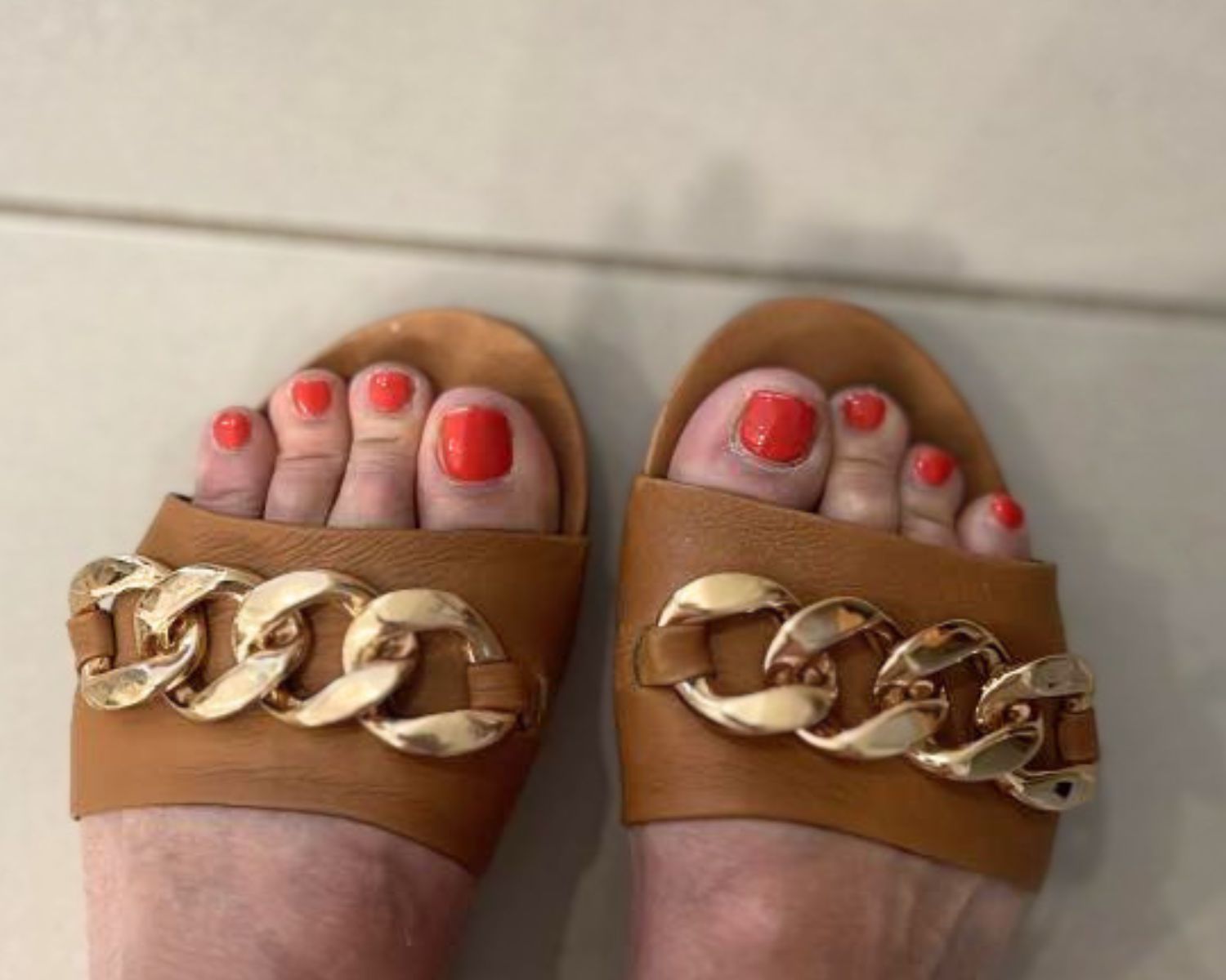 Red Robin Toes | LA-BEK
